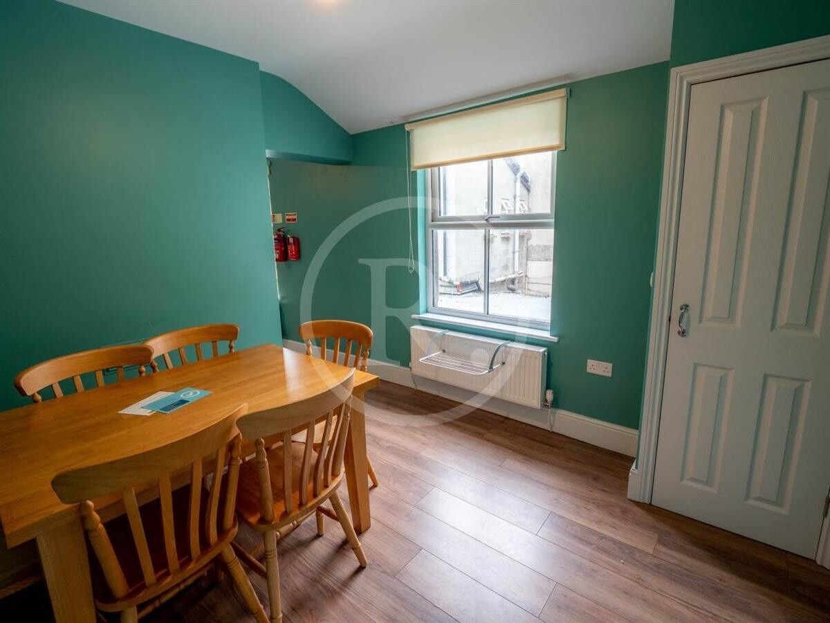 5 bedroom apartment for rent North Parade Aberystwyth, SY23 2JN | UniHomes