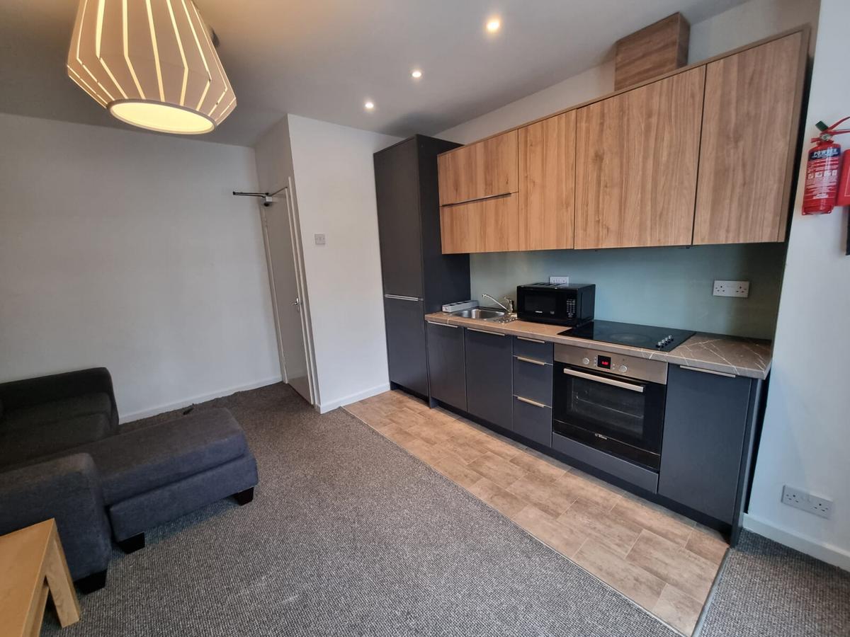 3 bedroom apartment for rent 231 Upper Brook Street Manchester ...