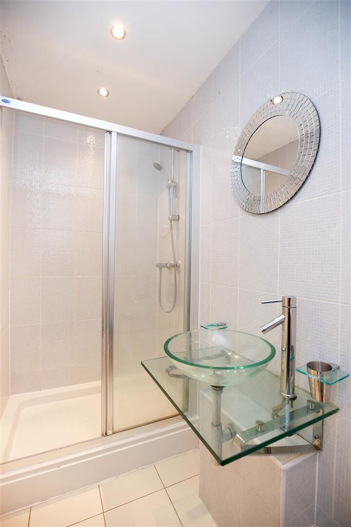 4 bedroom apartment for rent Grosvenor Avenue Newcastle, NE2 2NN | UniHomes