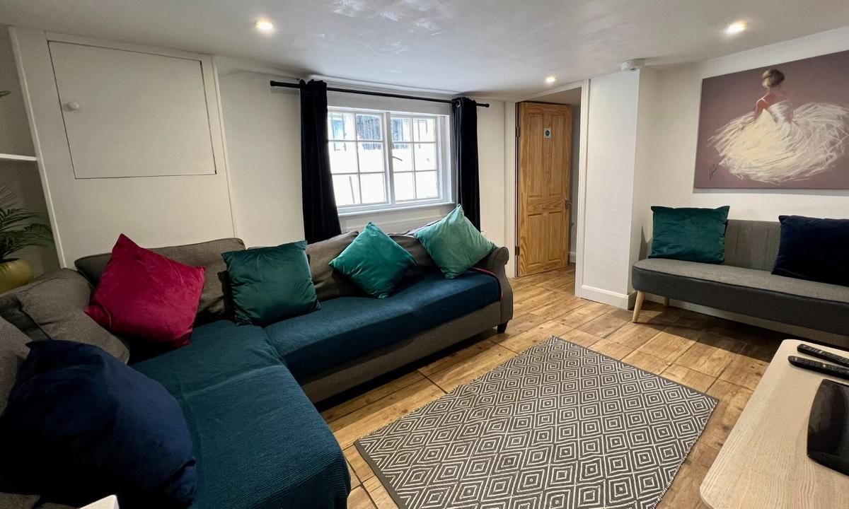 5 bedroom house for rent Brighton East Sussex Brighton, BN1 2HG | UniHomes