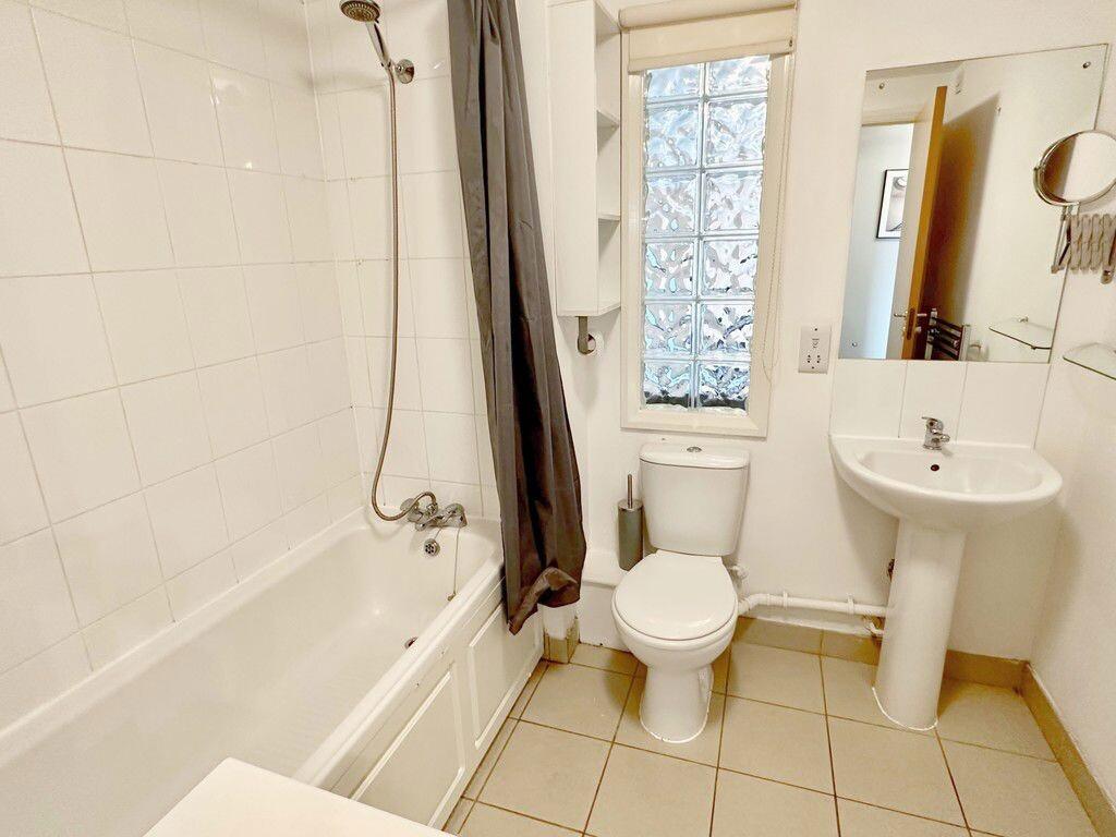 2 bedroom apartment for rent Raleigh Square, Nottingham, NG7 4DN | UniHomes