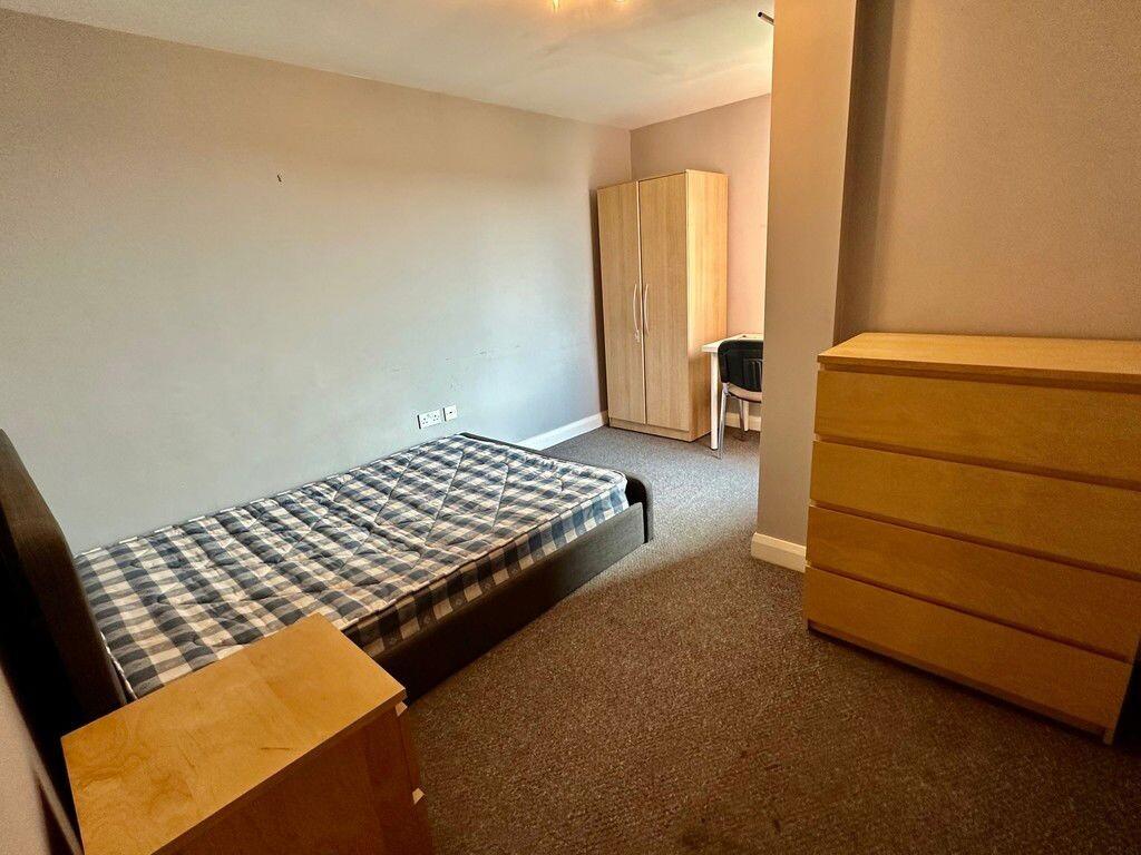 2 bedroom apartment for rent Raleigh Square, Nottingham, NG7 4DN | UniHomes