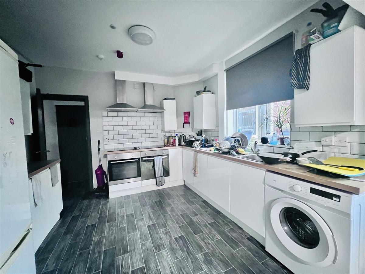 8 bedroom house for rent Derby Grove, Nottingham, NG7 1PE | UniHomes