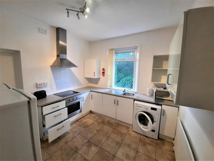 4 bedroom apartment for rent Manor House Road Newcastle, NE2 2LY | UniHomes