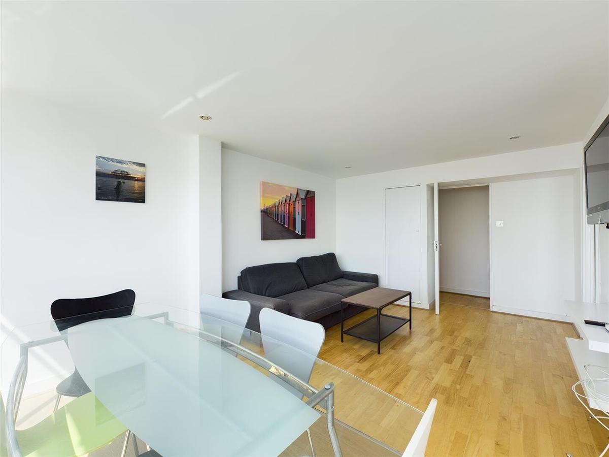 3 bedroom apartment for rent Kings Road Brighton, BN1 2PX | UniHomes