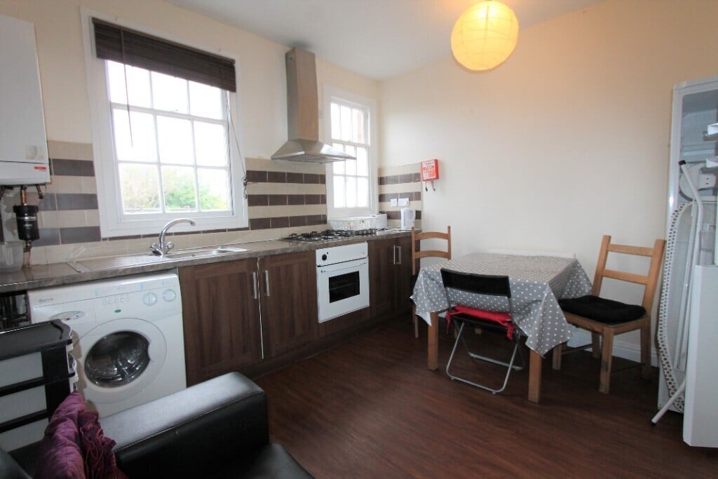 2 bedroom apartment for rent Bath Street, Leamington Spa, CV31 3AE ...