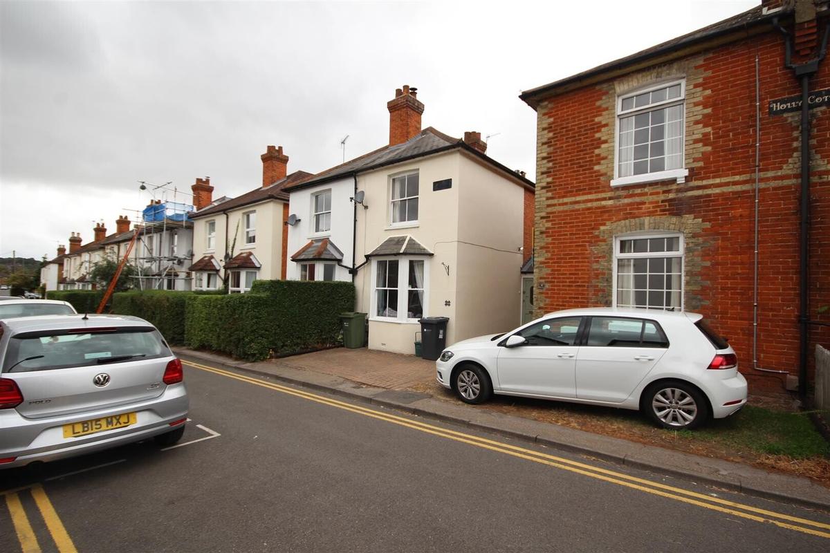 4 bedroom house for rent New Cross Road, Surrey, GU2 9NS | UniHomes