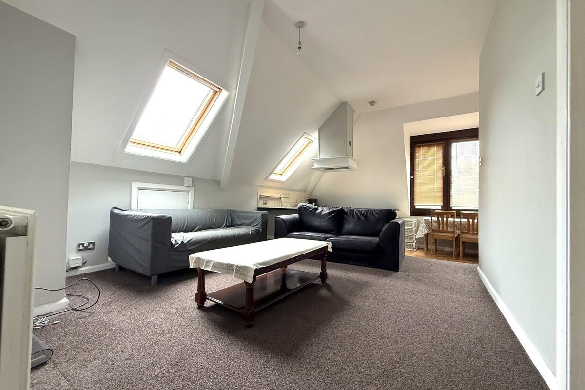 2 bedroom apartment for rent Cyncoed Road Cardiff, CF23 6AF | UniHomes