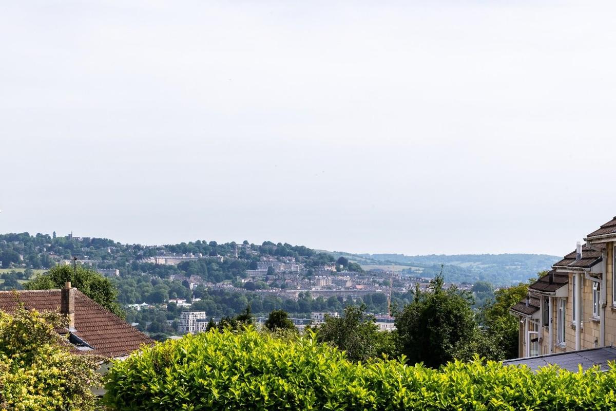 5 bedroom house for rent Lytton Gardens, Bath, BA2 1LW | UniHomes