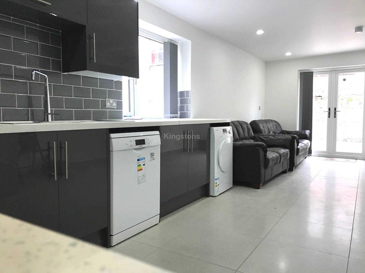 6 bedroom house for rent May Street Cathays Cardiff, CF24 4EW | UniHomes