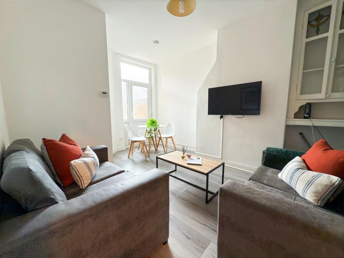 4 bedroom house for rent Redruth Street Manchester, M14 7PX | UniHomes