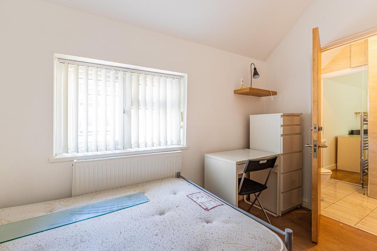 8 bedroom house for rent Colum Road, Cardiff, CF10 3EH | UniHomes