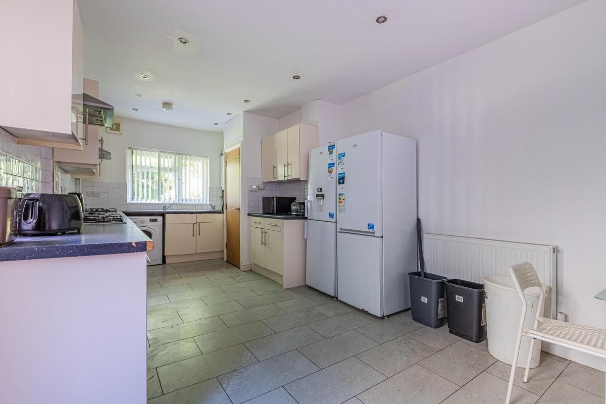 8 bedroom house for rent Colum Road, Cardiff, CF10 3EH | UniHomes