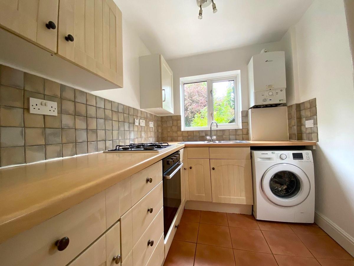 4 bedroom house for rent Beech Grove, Surrey, GU2 7UZ | UniHomes