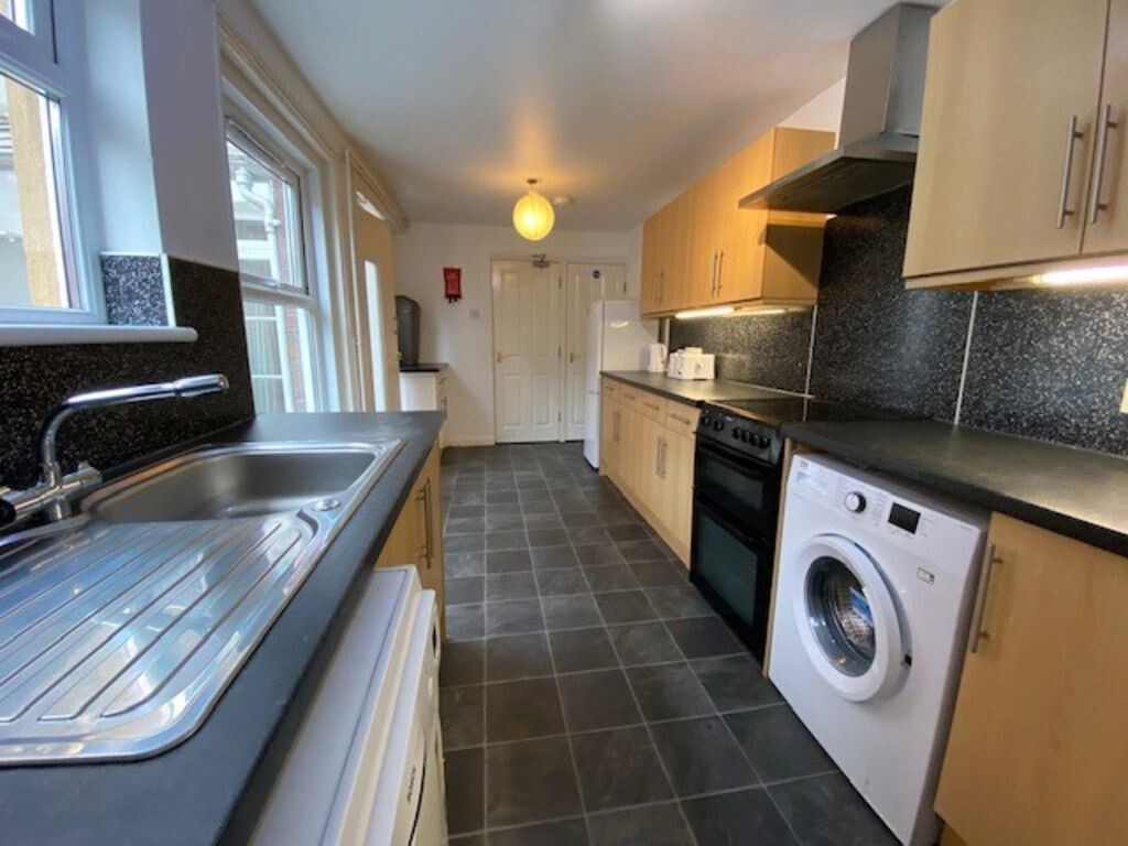 5 bedroom house for rent Priory Road Exeter, EX4 7AL | UniHomes