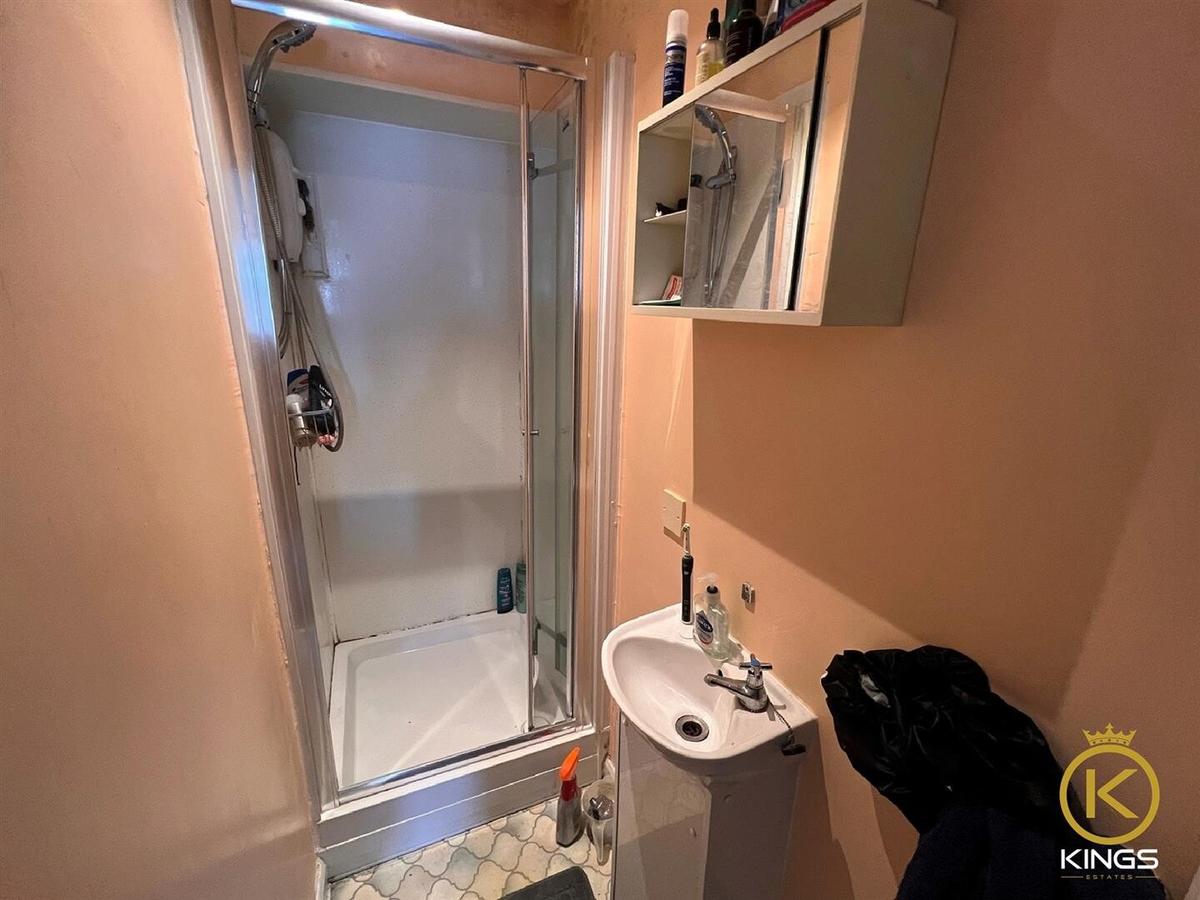 4 bedroom house for rent Guildford Park Avenue, Surrey, GU2 7NN | UniHomes