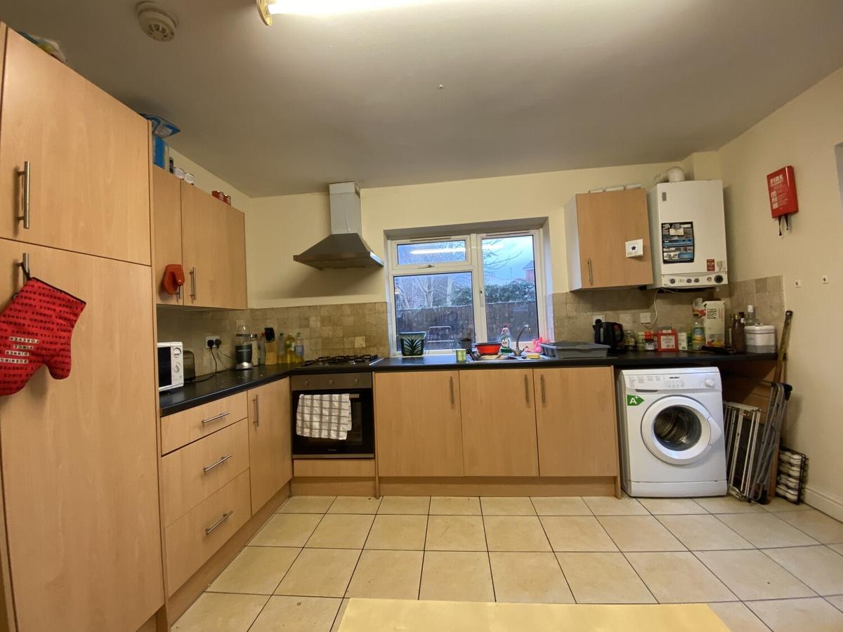 4 bedroom house for rent Maindy Road. Cathays Cardiff, CF24 4HP | UniHomes
