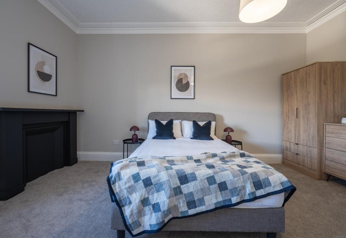 5 bedroom apartment for rent Haymarket Terrace, 4F2 (Flat 8), Edinburgh ...