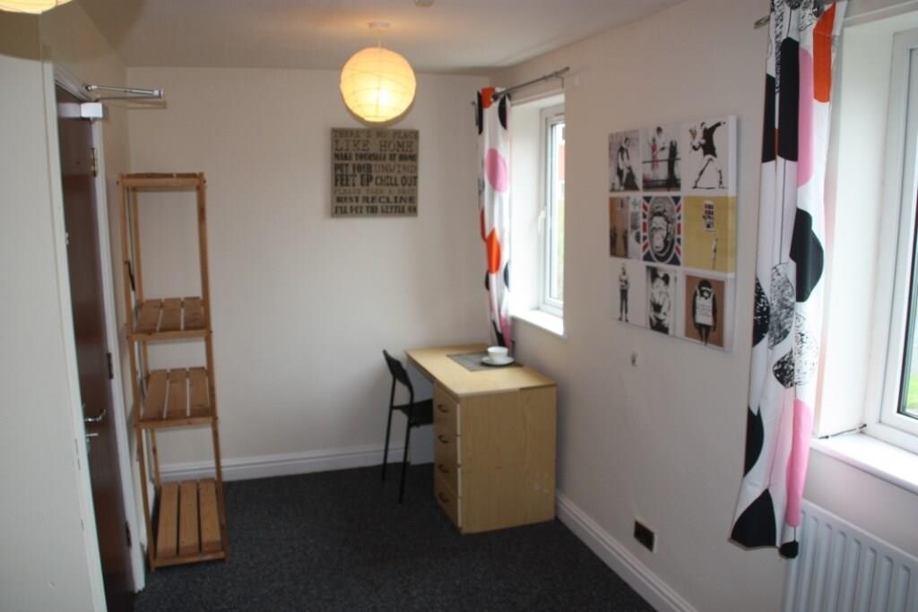 5 bedroom house for rent J J Thomson Mews Manchester, M14 6JT | UniHomes