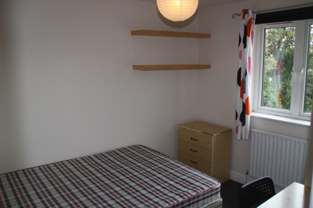 5 bedroom house for rent J J Thomson Mews Manchester, M14 6JT | UniHomes