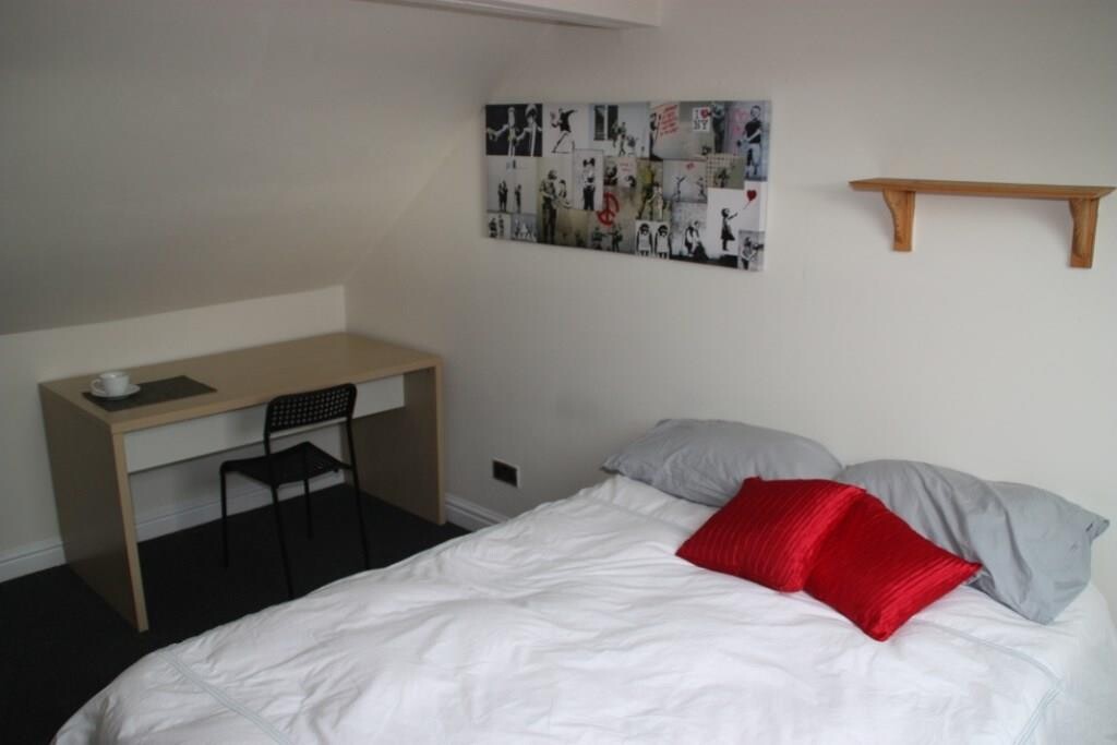 5 bedroom house for rent J J Thomson Mews Manchester, M14 6JT | UniHomes