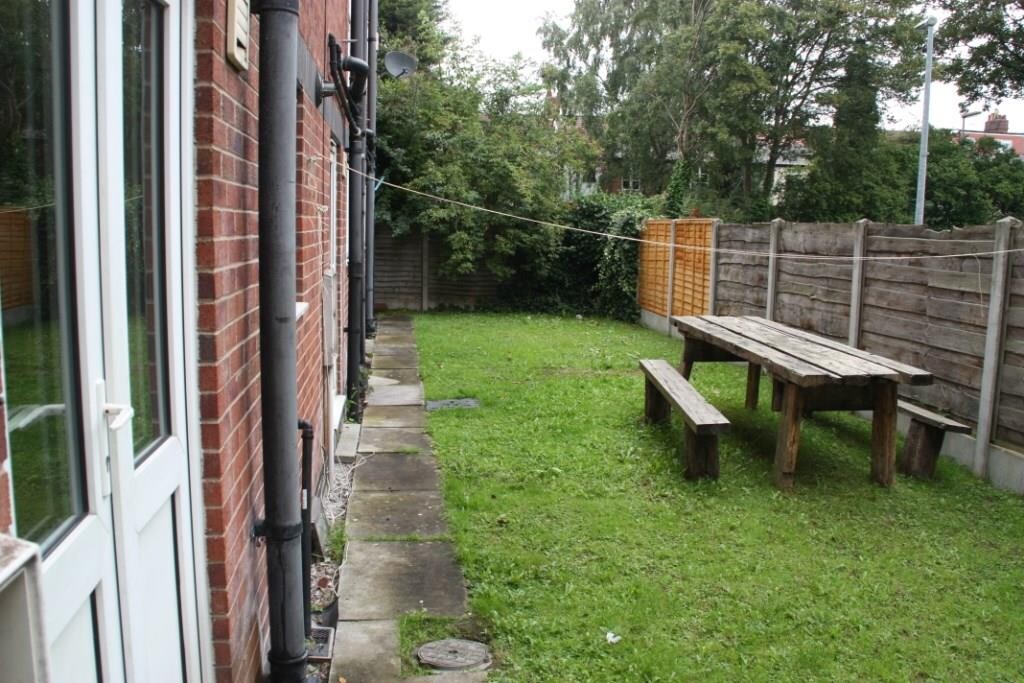 5 bedroom house for rent J J Thomson Mews Manchester, M14 6JT | UniHomes