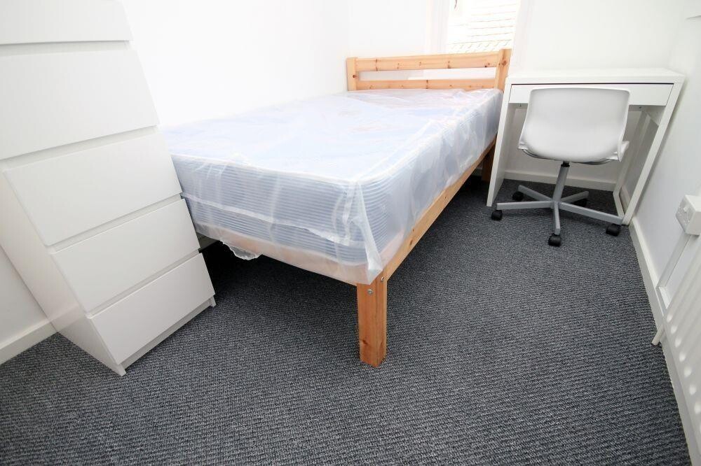 5 bedroom house for rent High Street St. Gregorys Canterbury, CT1 1BF ...