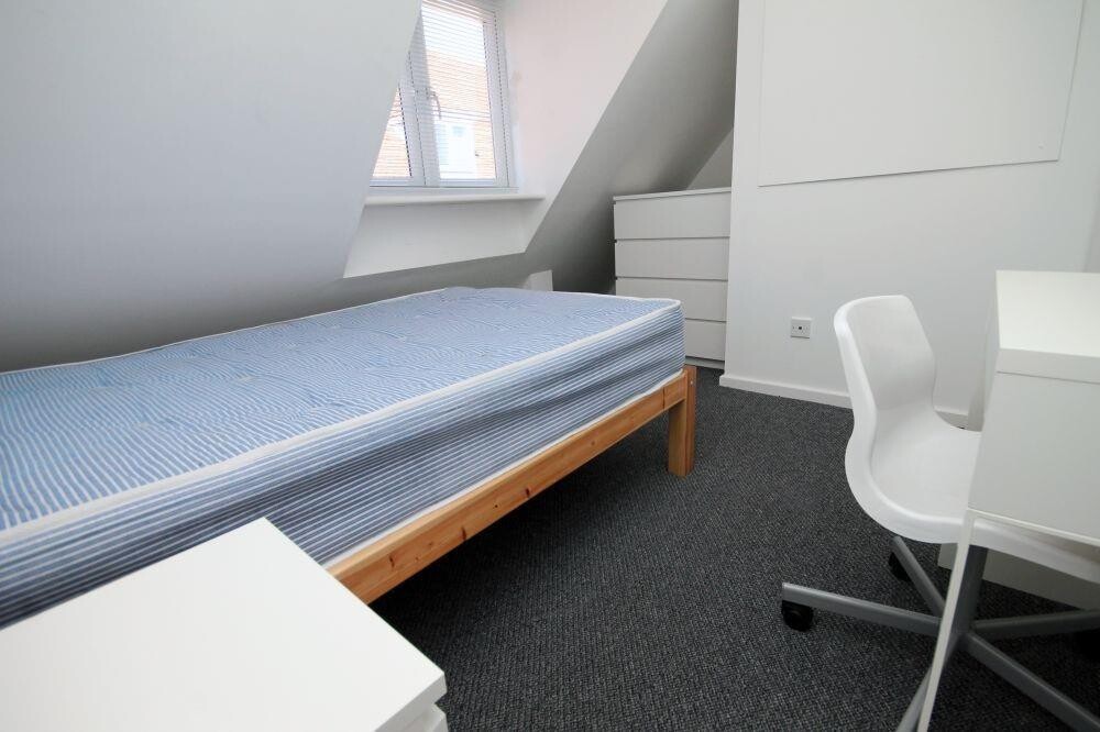 5 bedroom house for rent High Street St. Gregorys Canterbury, CT1 1BF ...