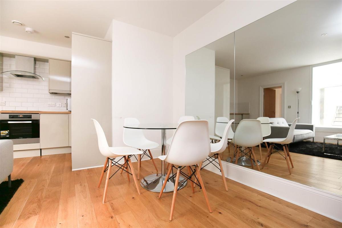 3 bedroom apartment for rent Chaucer Building Newcastle, NE1 5JE | UniHomes