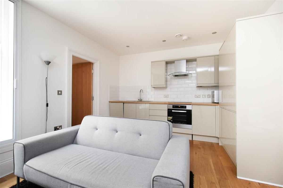 3 bedroom apartment for rent Chaucer Building Newcastle, NE1 5JE | UniHomes