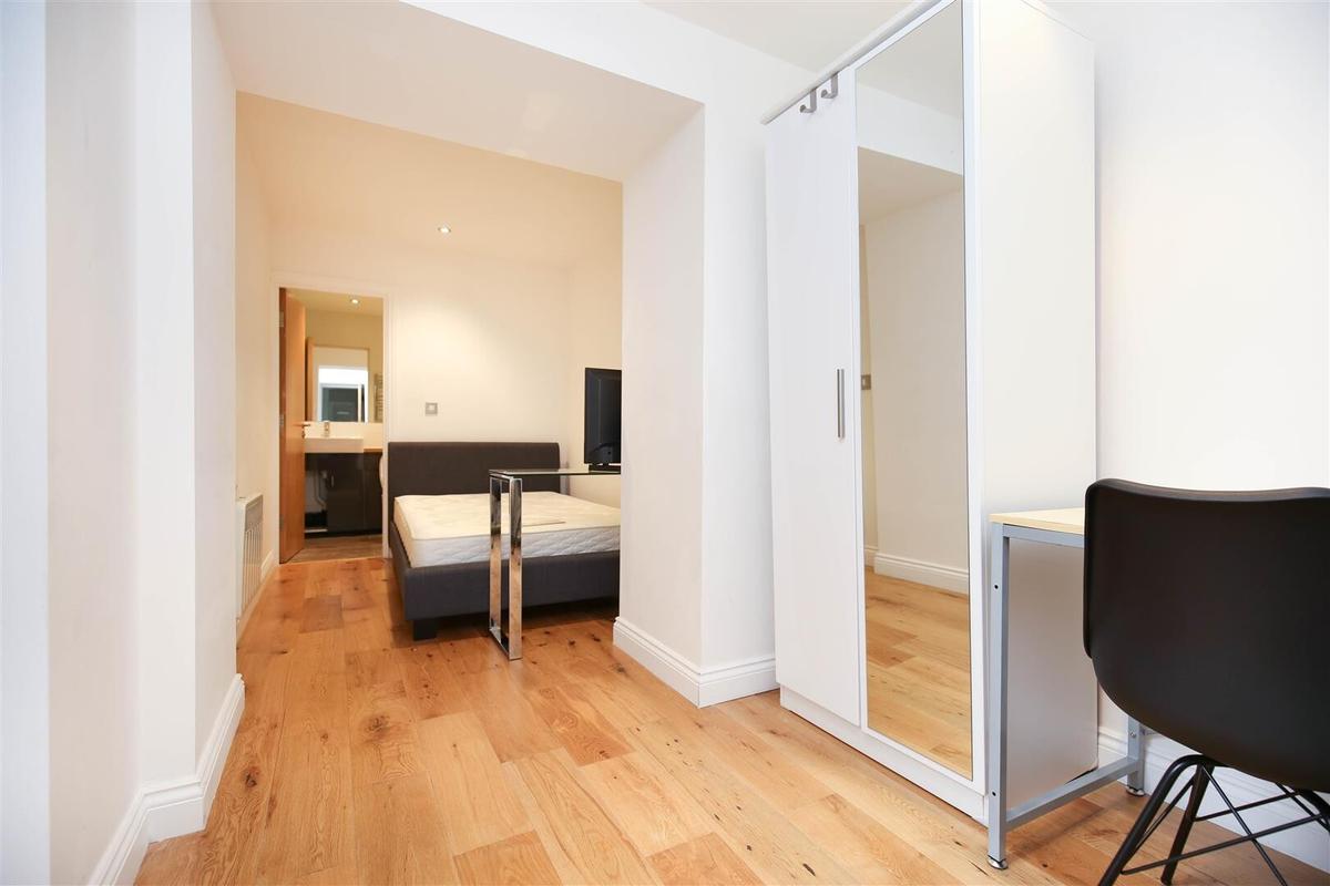 3 bedroom apartment for rent Chaucer Building Newcastle, NE1 5JE | UniHomes