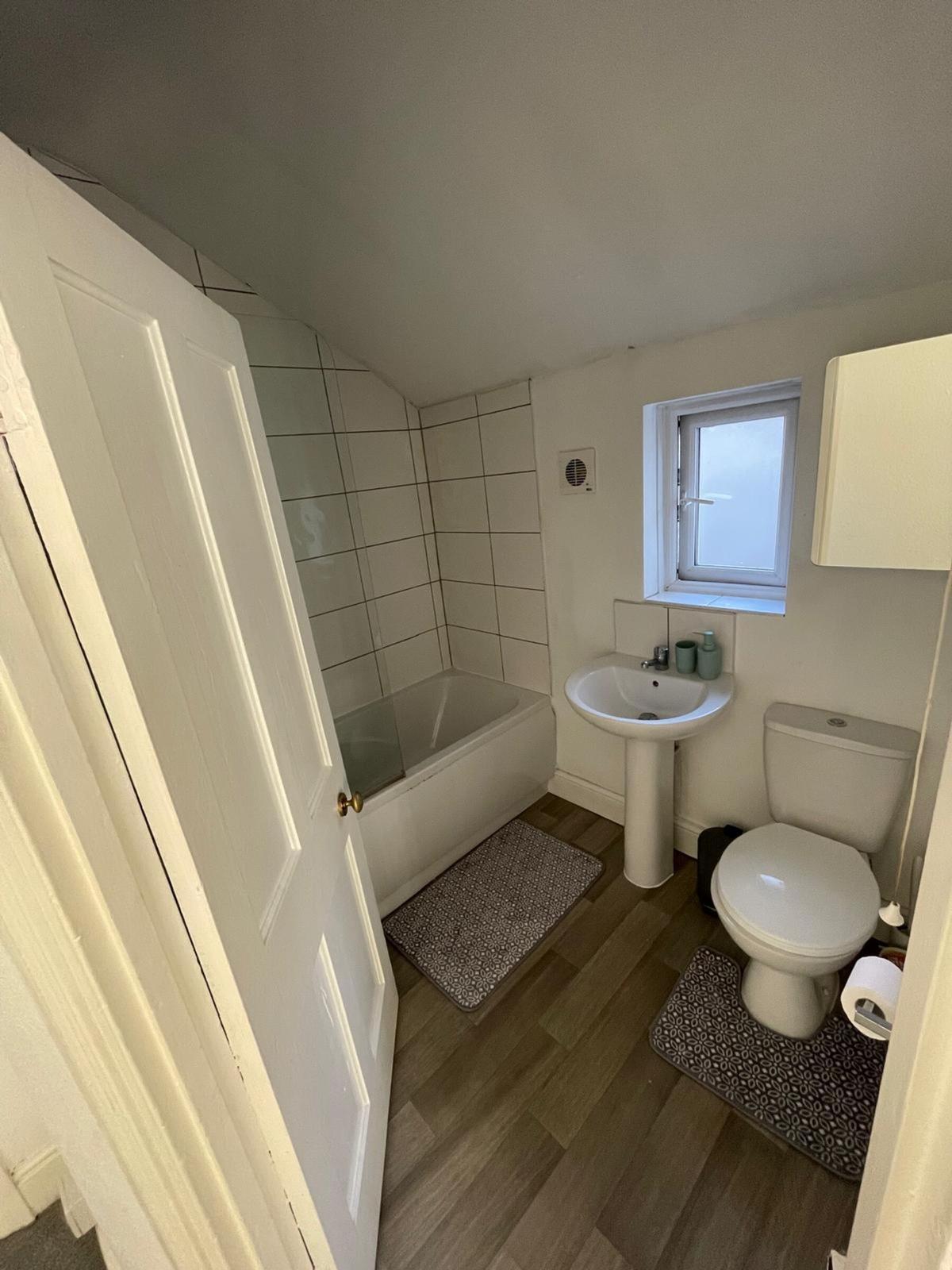 4 bedroom house for rent Manor Street, Cardiff, CF14 3PX | UniHomes