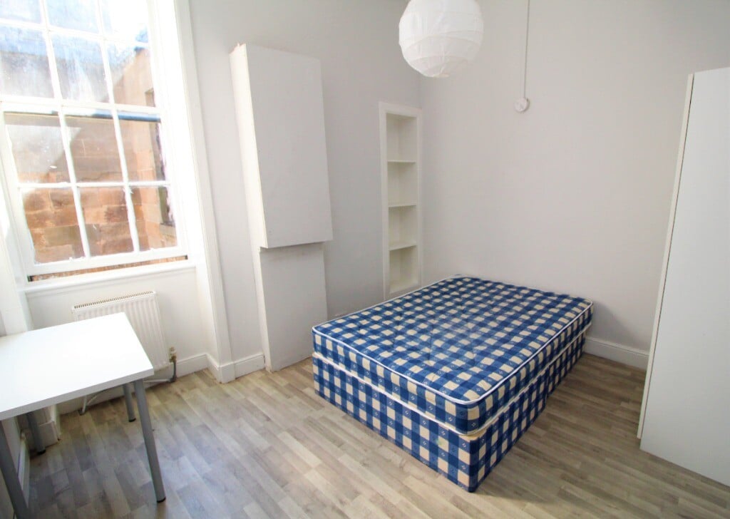 3 bedroom apartment for rent Argyle Street Non Hmo, 2/1, Glasgow, G3 ...