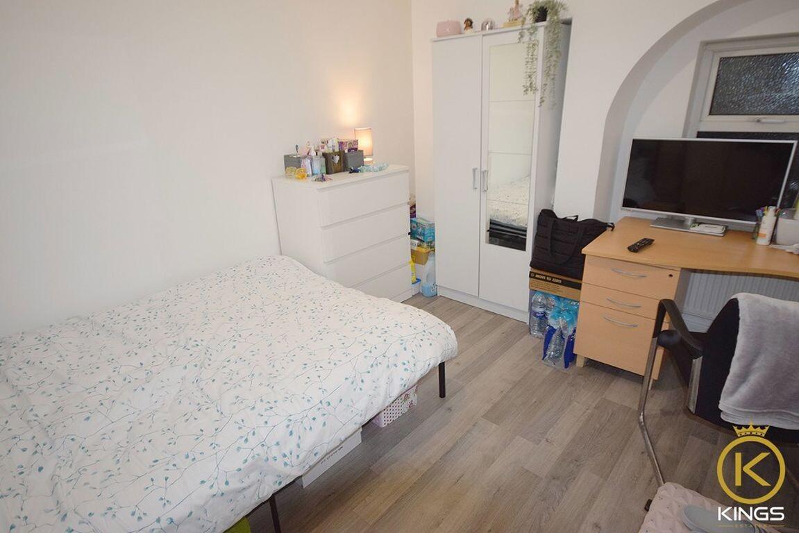 5 bedroom house for rent Ash Grove, Surrey, GU2 8UT | UniHomes