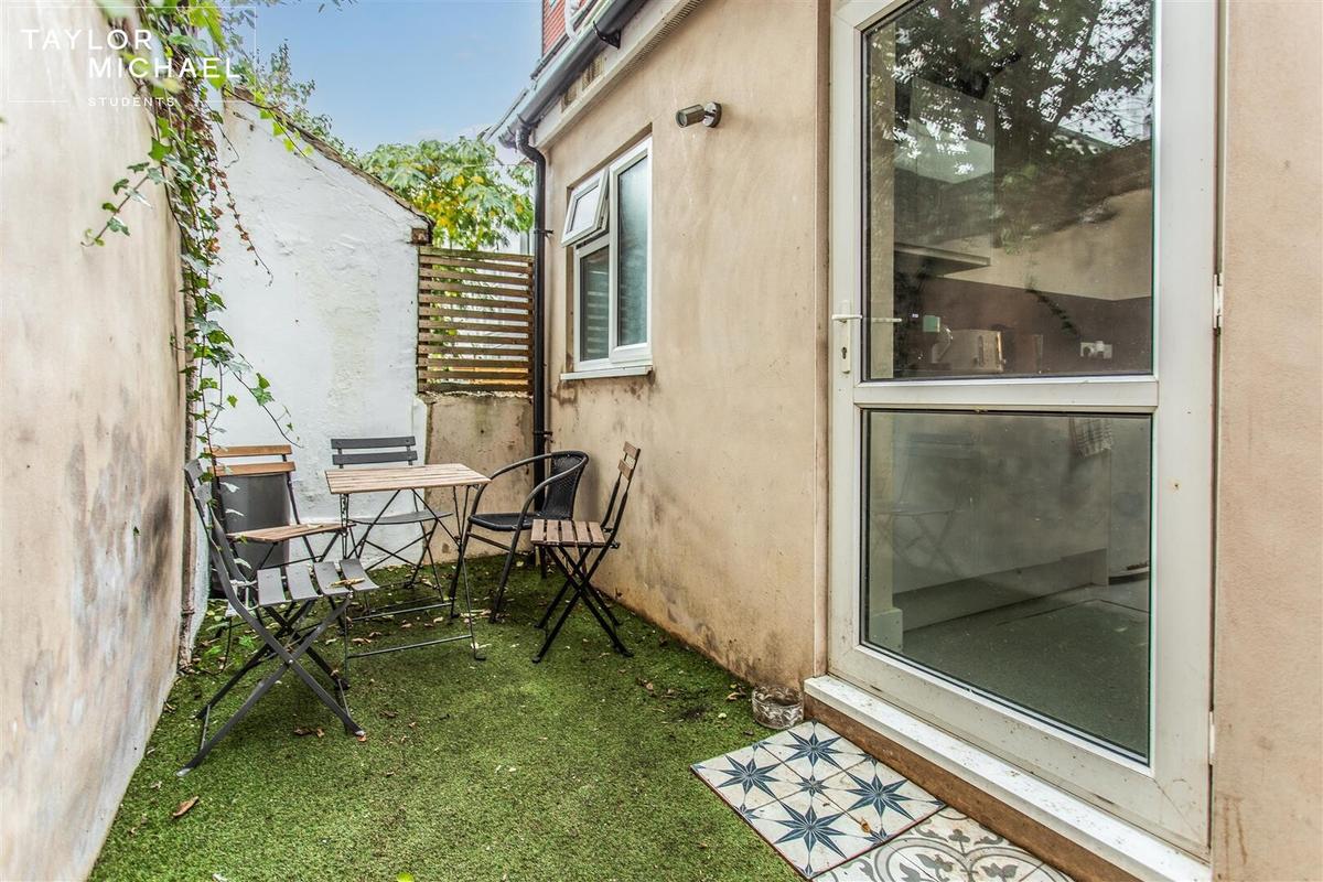 5 bedroom house for rent St. Mary Magdalene Street Brighton, BN2 3HU ...
