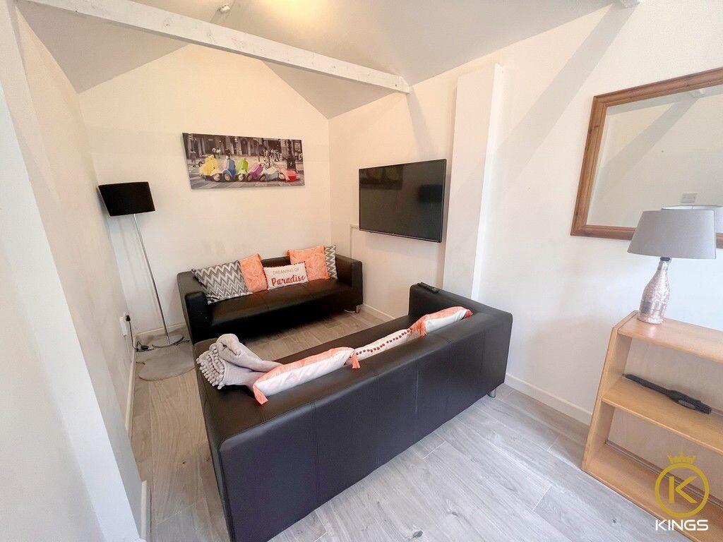 4 bedroom house for rent Saffron Platt, Surrey, GU2 9XX | UniHomes