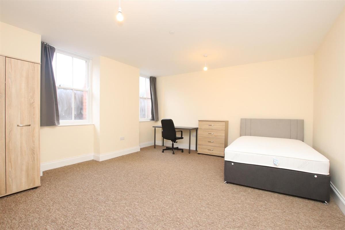 3 bedroom apartment for rent 8 Brunswick Square, Bristol, BS2 8PE ...