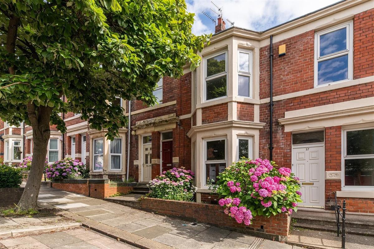 4 bedroom apartment for rent Amble Grove Newcastle, NE2 1NY | UniHomes
