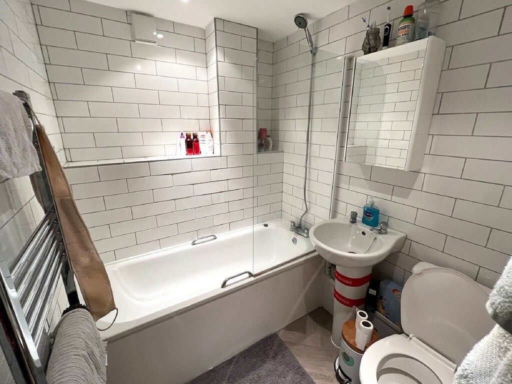 2 bedroom apartment for rent Kings Road, Portsmouth, PO5 3BB | UniHomes