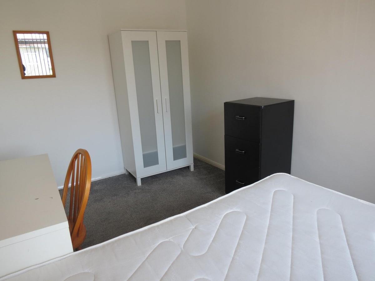 6 bedroom house for rent Frederica Road Bournemouth, BH9 2LZ | UniHomes