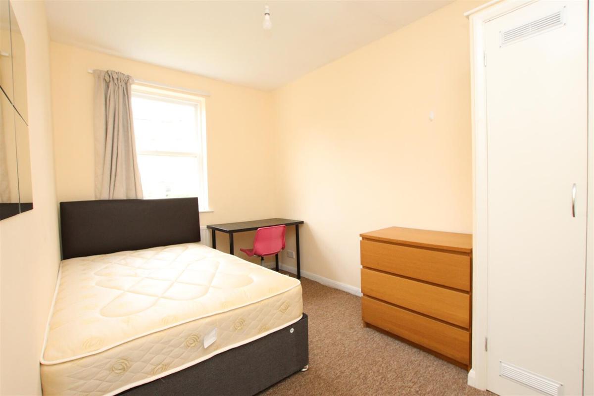 3 bedroom apartment for rent 8 Norfolk Buildings, Bath, BA1 2BP | UniHomes