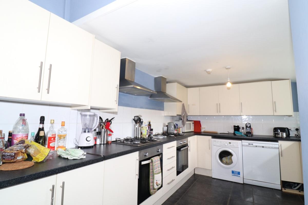 8 bedroom house for rent Salisbury Road, Cardiff, CF24 4AD | UniHomes