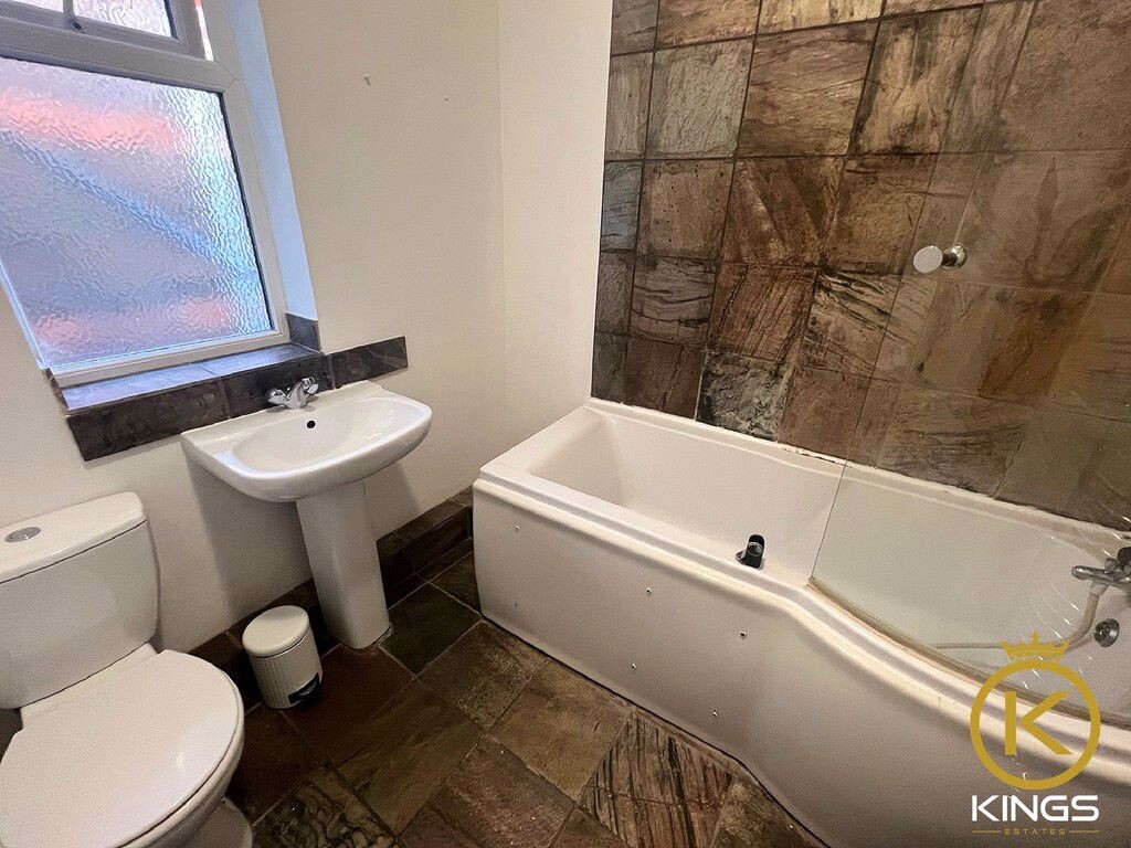 4 bedroom house for rent Frensham Road, Portsmouth, PO4 8AE | UniHomes