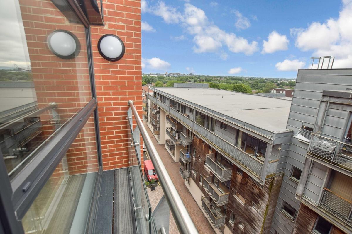 2 bedroom house for rent The Loom Building Manchester, M4 7BF | UniHomes