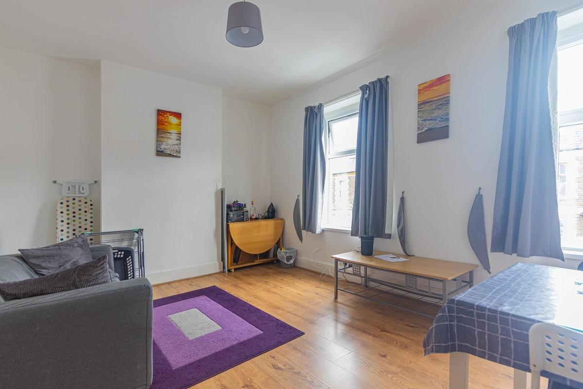 2 bedroom house for rent Diana Street, Cardiff, CF24 4TT | UniHomes