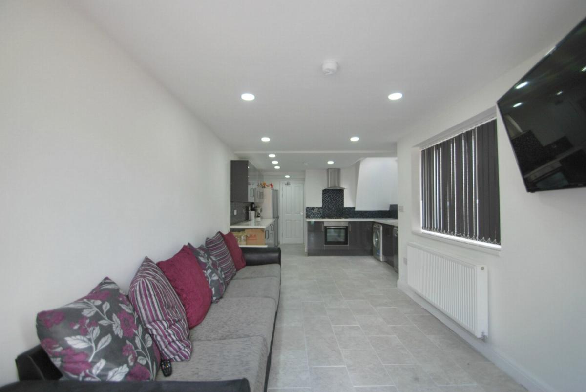 6 bedroom house for rent Harriet Street, Cardiff, CF24 4BW | UniHomes