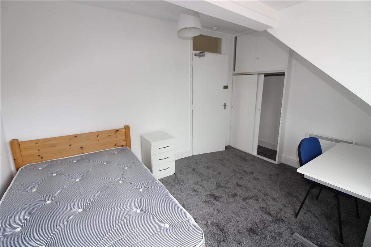4 bedroom apartment for rent Howard Road Southampton, SO15 5BB | UniHomes