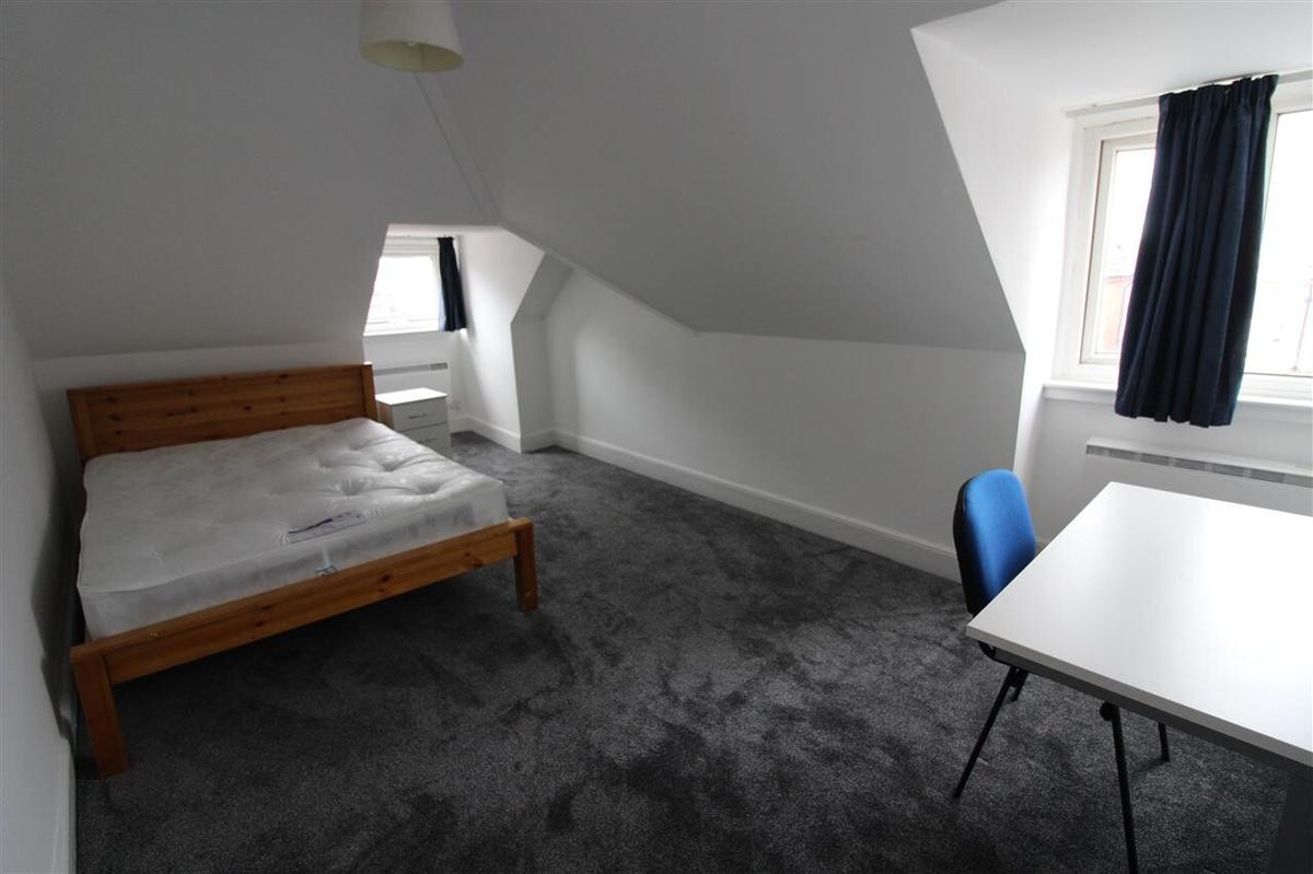 4 bedroom apartment for rent Howard Road Southampton, SO15 5BB | UniHomes