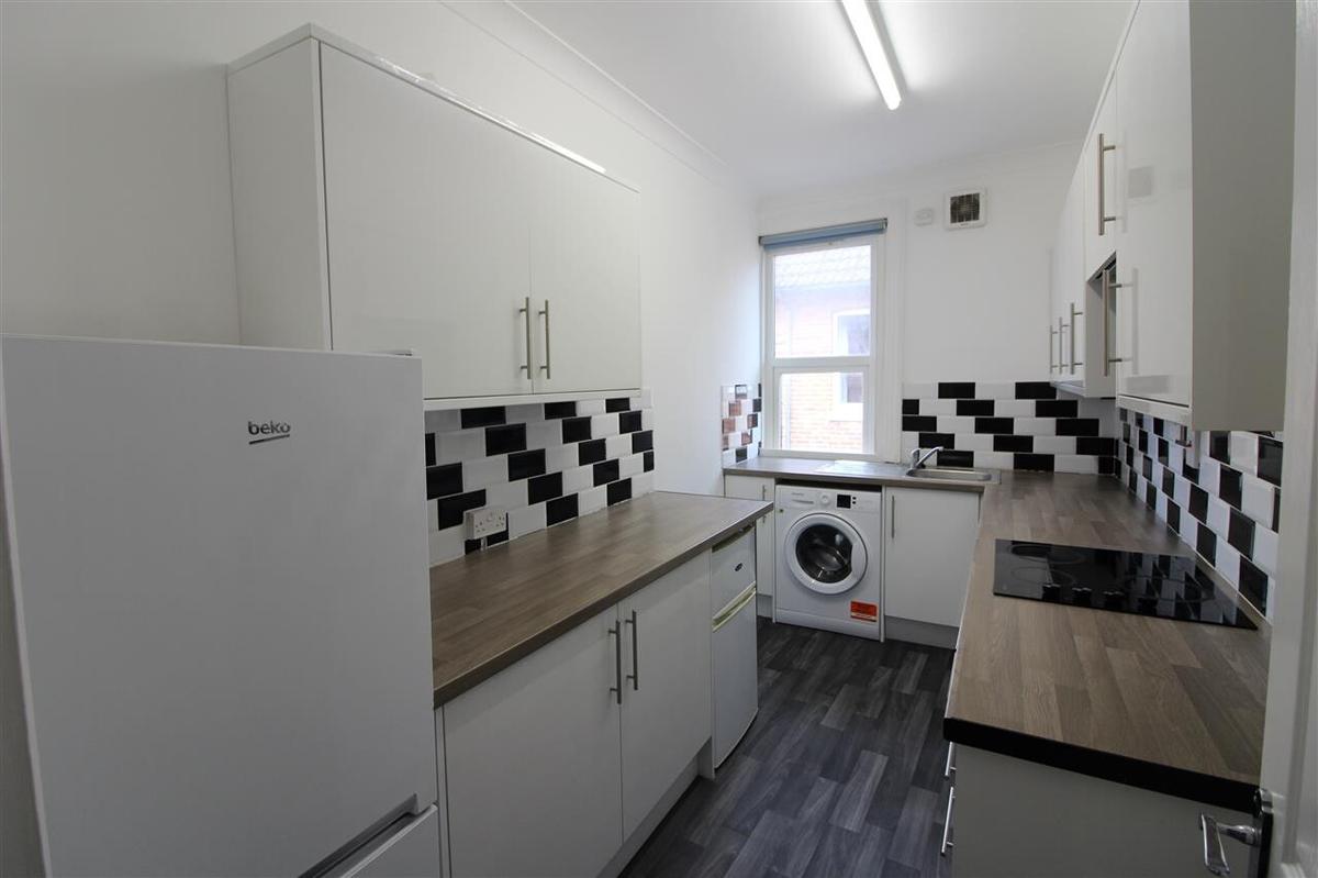 4 bedroom apartment for rent Howard Road Southampton, SO15 5BB | UniHomes