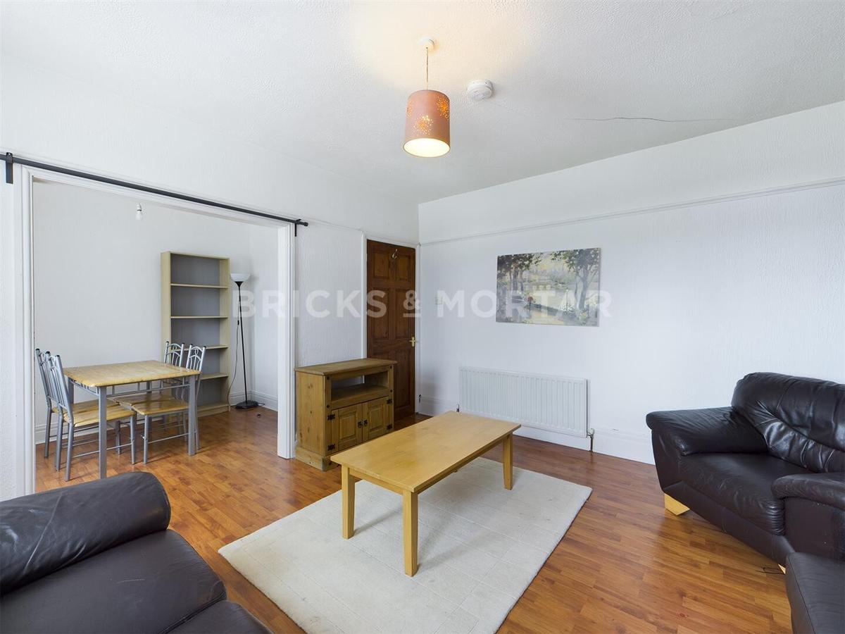 3 bedroom apartment for rent Kenton Road Newcastle, NE3 4NQ | UniHomes